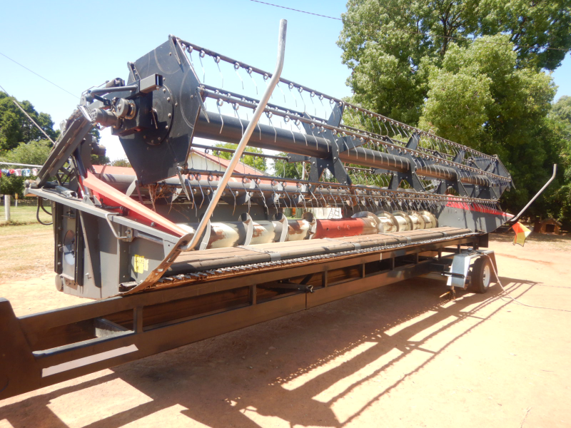 Lot 60 - MF 25ft Powerflow-front & comb trailer | AuctionsPlus