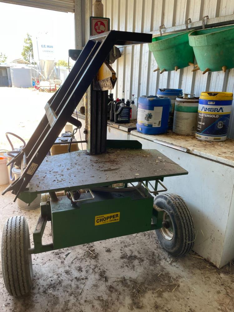 Lot 13 - Aussie Chopper Log Splitter | AuctionsPlus