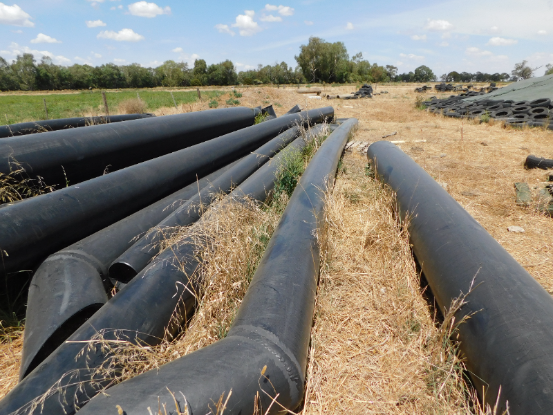 Lot 118 - 4 BLACK BRUTE PIPE OUTLETS | AuctionsPlus
