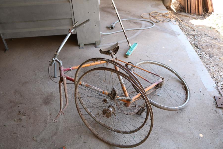 Lot 173 - HALLMARK BIKE EARLY 70'S | AuctionsPlus