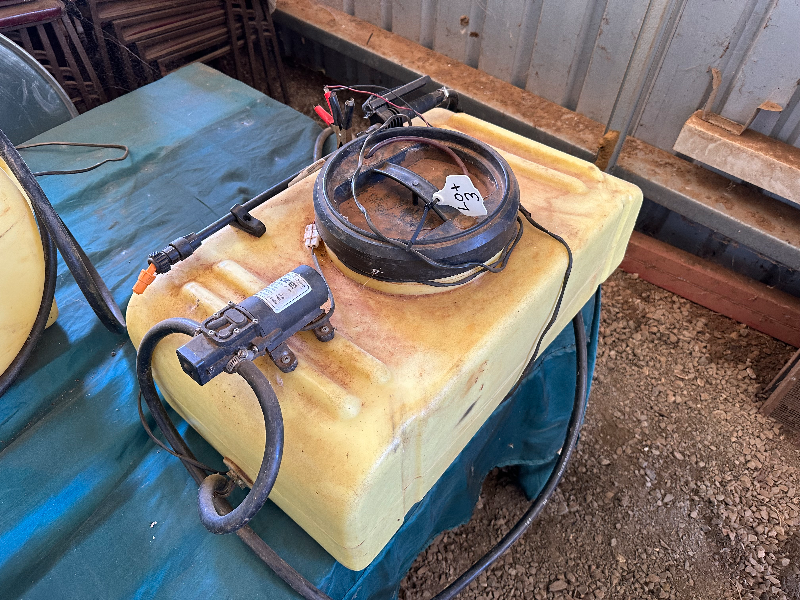 Lot 3 - 12v sprayer unit | AuctionsPlus