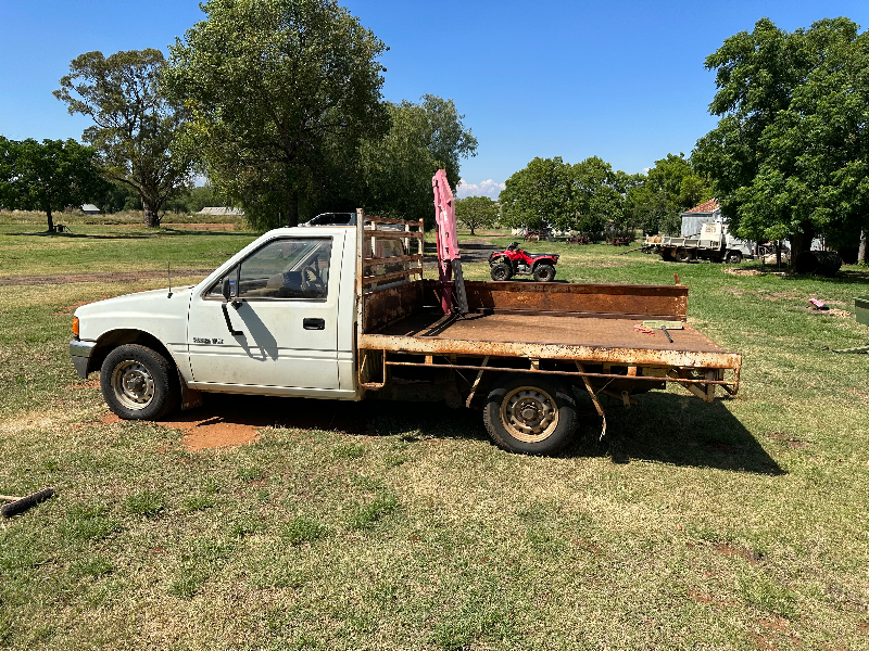 Lot 6 - Holden rodeo DLX 89 model | AuctionsPlus