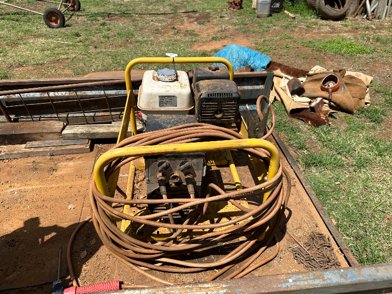 Lot 22 - Toolex portable generator/welder | AuctionsPlus