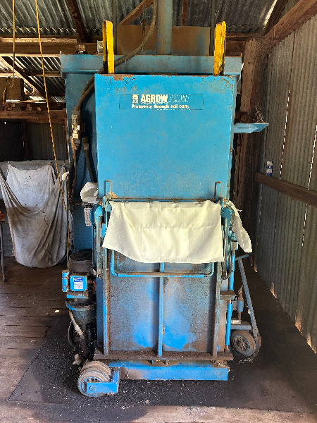 Lot 106 - Agrowplow wool press | AuctionsPlus