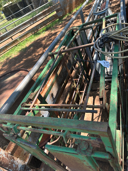 Lot 107 - Sheep scales | AuctionsPlus