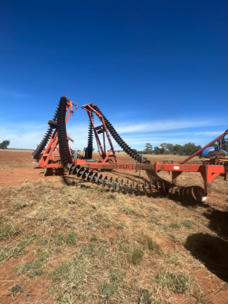 Lot 7 - BROOKFIELD CHAIN | AuctionsPlus
