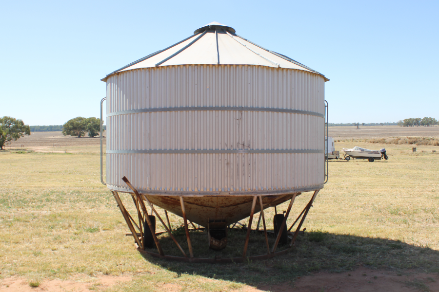 Lot 31 - Nelson Field Bin No 1 | AuctionsPlus