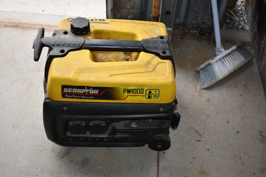 Lot 17 - Scorpion PW1000 2 stroke generator | AuctionsPlus