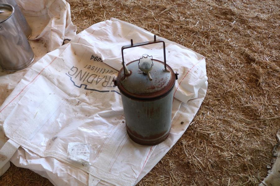 Lot 96 - OLD TEST BUCKET | AuctionsPlus