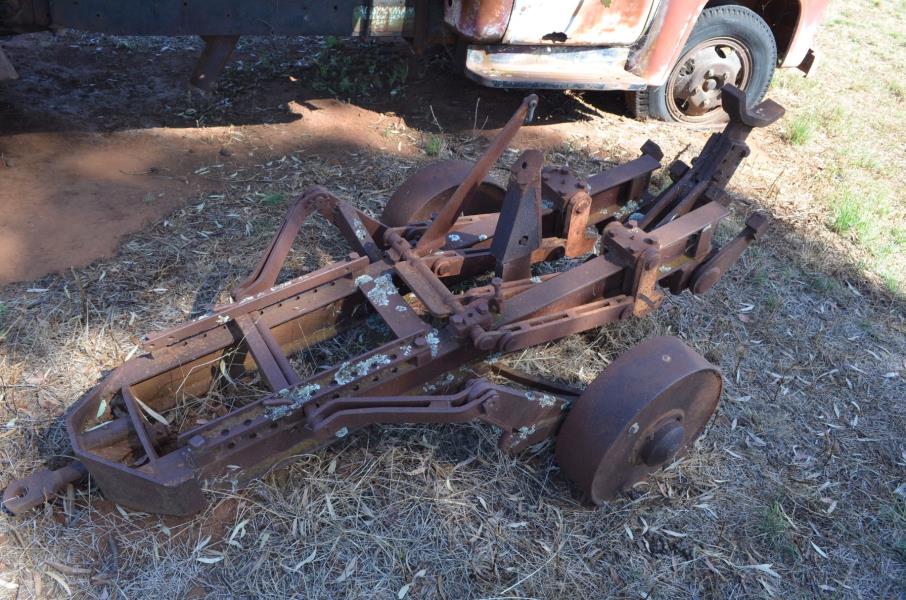 Lot 62 - Conquip single tyne R/O ripper | AuctionsPlus