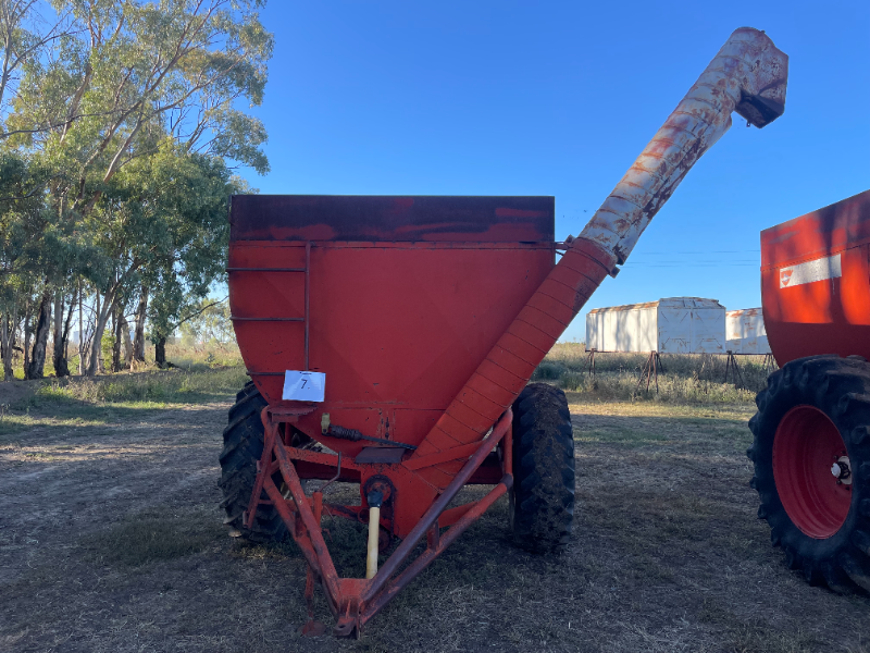 Lot 7 - Bordignon 8T Chaser Bin | AuctionsPlus