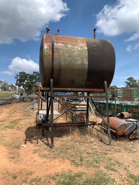 Lot 25 - EMULSION TANK AND STAND | AuctionsPlus