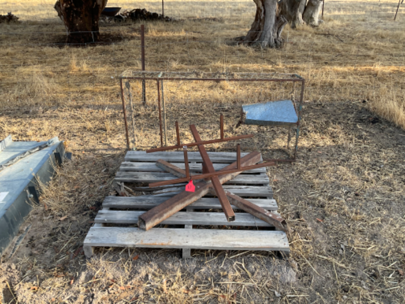 11 - Homemade wire spinner and cage | AuctionsPlus