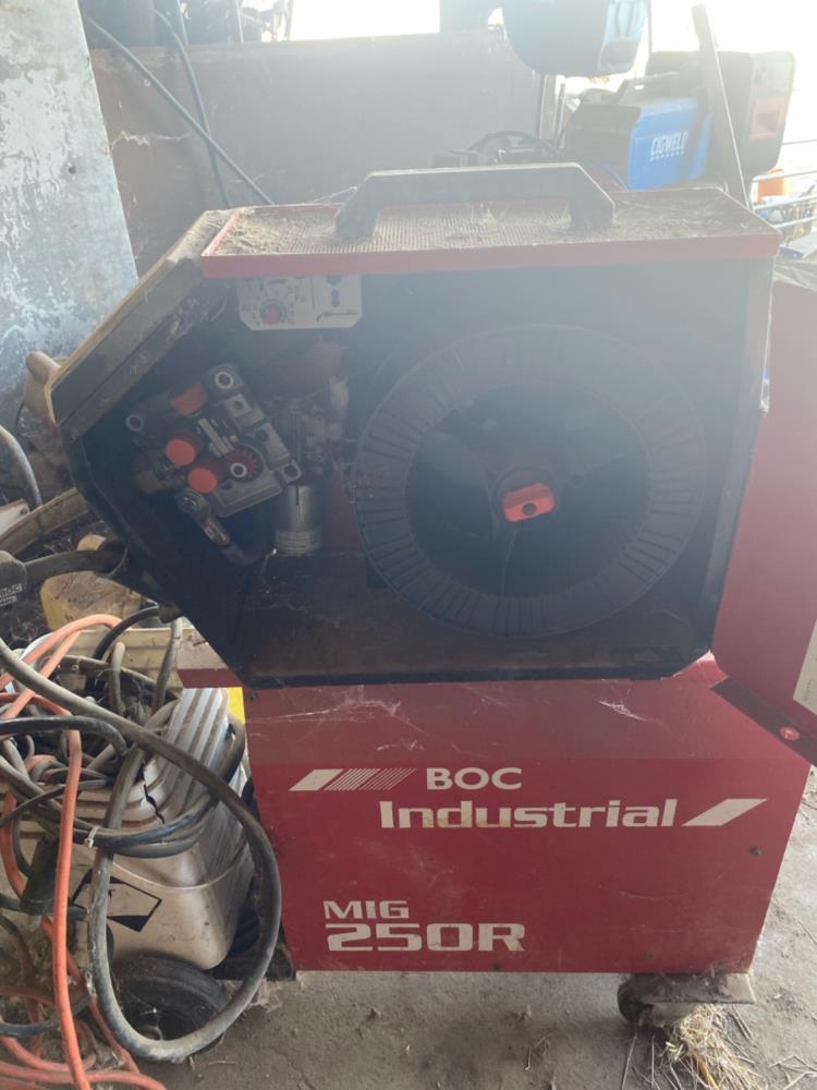 Lot 172 - BOC INDUSTRIAL WELDER | AuctionsPlus