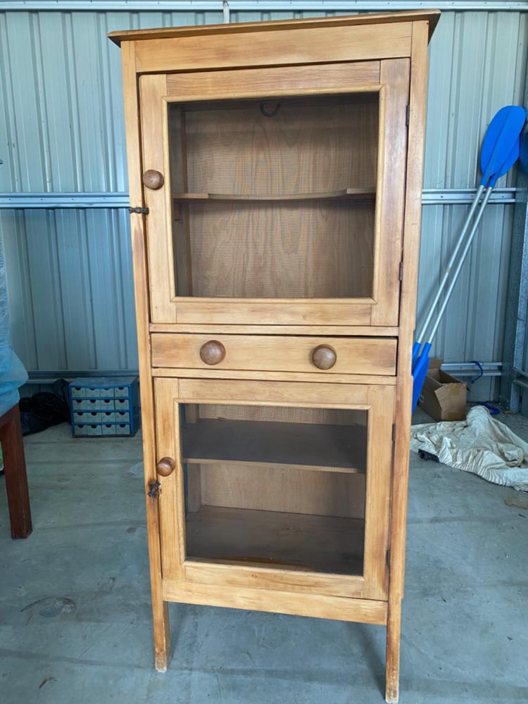Lot 58 - MEAT SAFE | AuctionsPlus