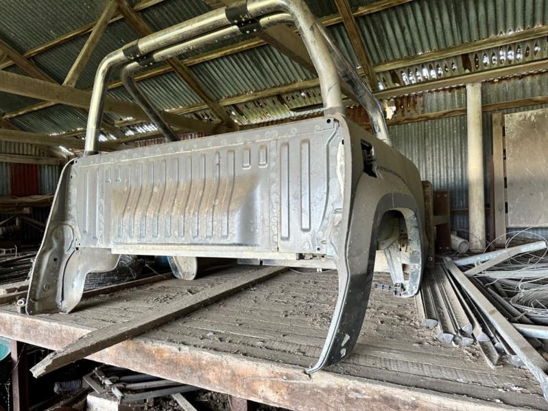 Lot 84 - AMAROK UTE TUB | AuctionsPlus
