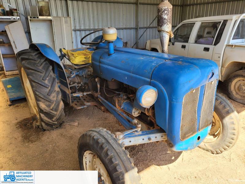 Lot 113 - Fordson Dexter Tractor | AuctionsPlus