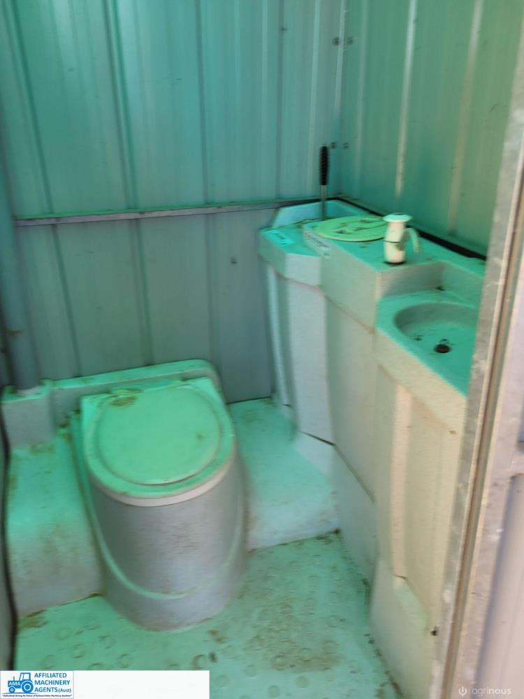 Lot 79 - Outdoor 'Porta-Loo' Chemical Toilet | AuctionsPlus