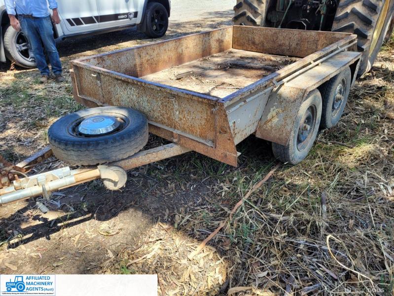 Lot 91 - Tandem Farm Trailer 8' x 5'4' | AuctionsPlus