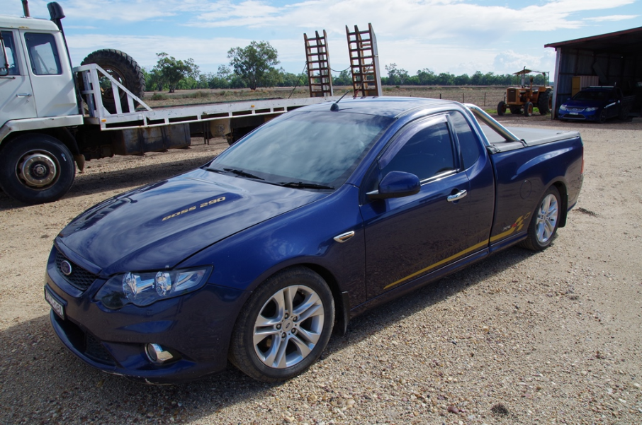 Lot 327 - 2008 FG XR8 Falcon tub ute | AuctionsPlus