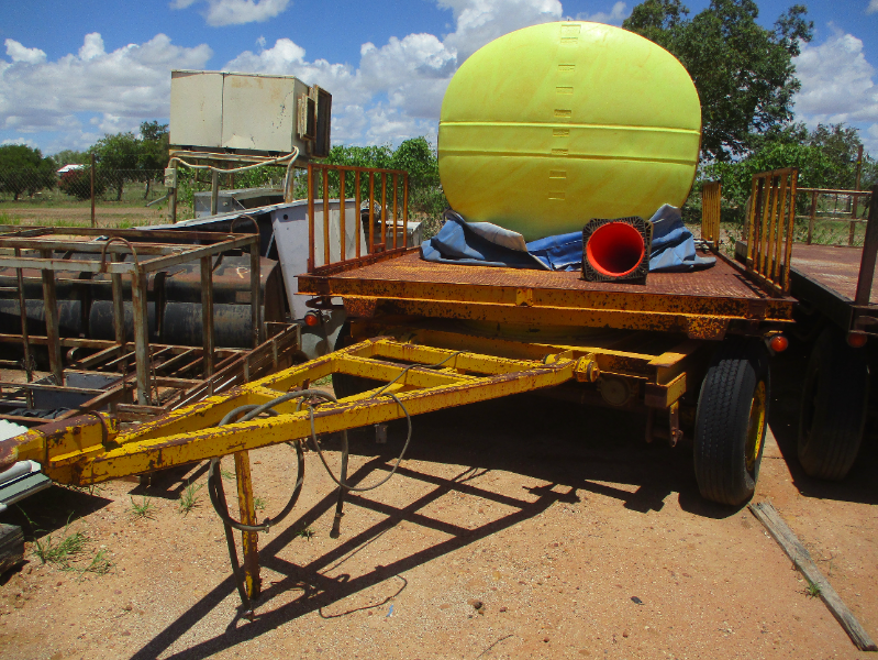 Lot 31 - PLANT TRAILER + POLY TANK. | AuctionsPlus