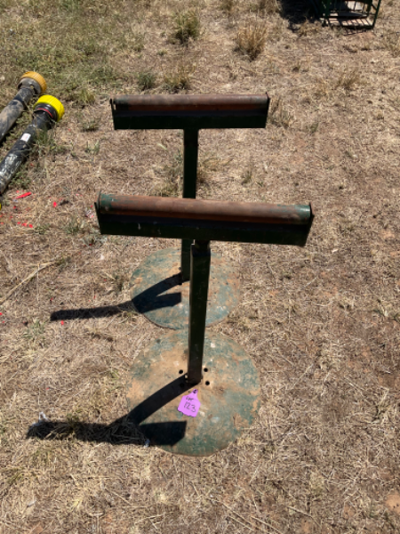 Lot 123 - Steel Pipe Stands | AuctionsPlus