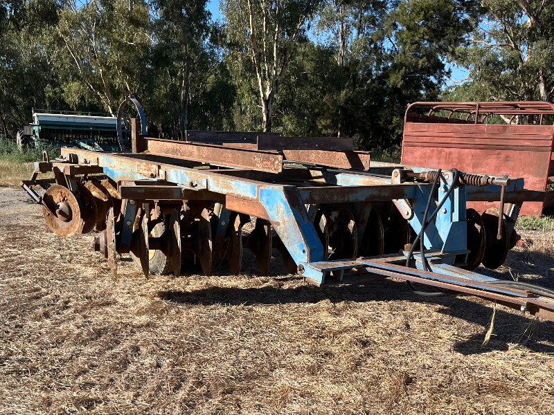 Lot 331 - Offset Discs | AuctionsPlus