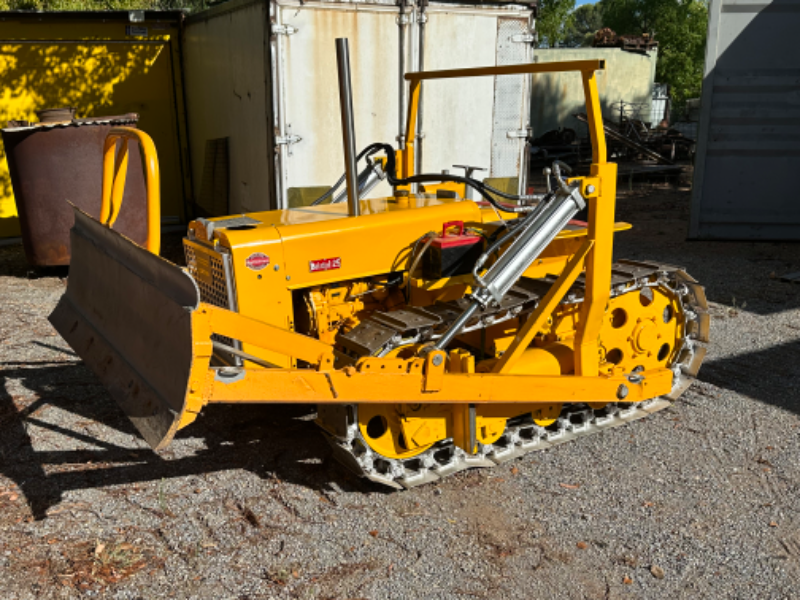 Lot 6 - Bristol 25 crawler | AuctionsPlus