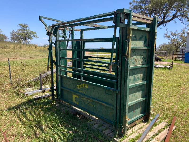 Lot 43 - CATTLE CRUSH | AuctionsPlus