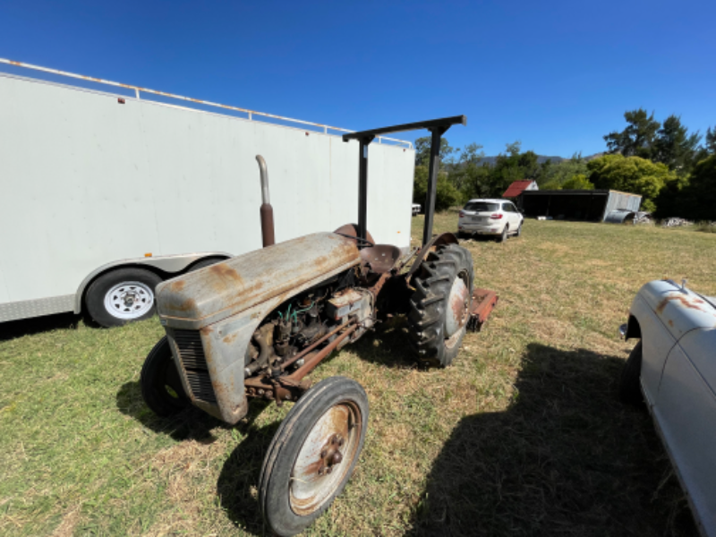Lot 15 - TRACTOR & SLASHER + IMPLEMENTS | AuctionsPlus