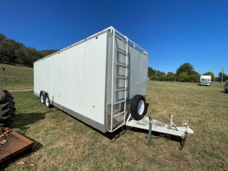 Lot 17 - 6.5MT PANTECH HORSE TRAILER 2014 BUILD | AuctionsPlus
