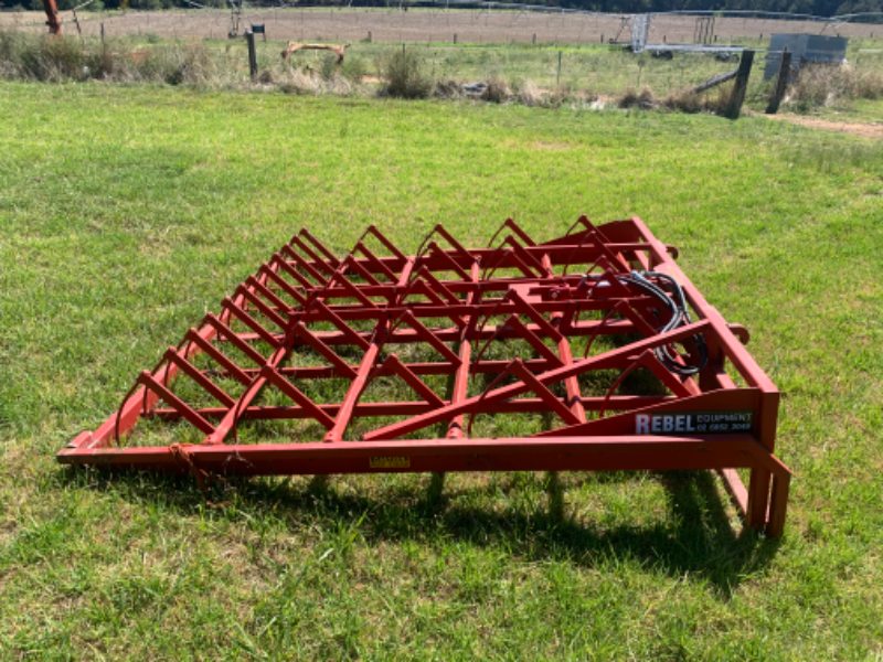 Lot 30 - HAY GRAB | AuctionsPlus