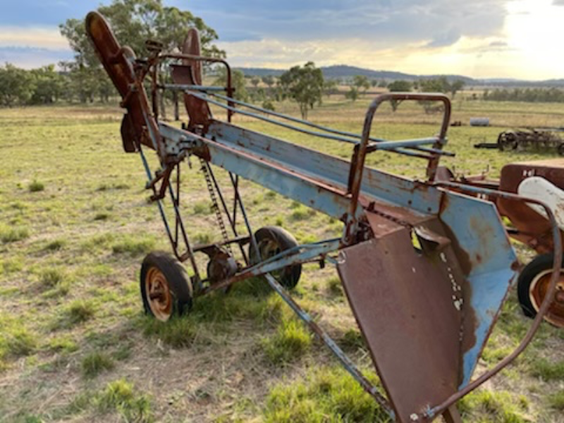 Lot 113 - HAY LOADER | AuctionsPlus