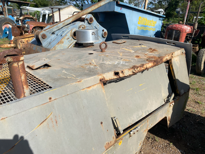 Lot 38 - Atlas skid mounted air compressor with perkins diesel engine ...