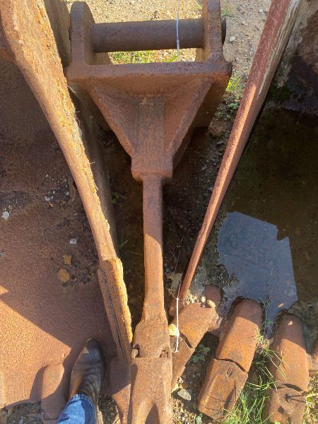 Lot 41 - Single tyne ripper for 20 tonne excavator | AuctionsPlus