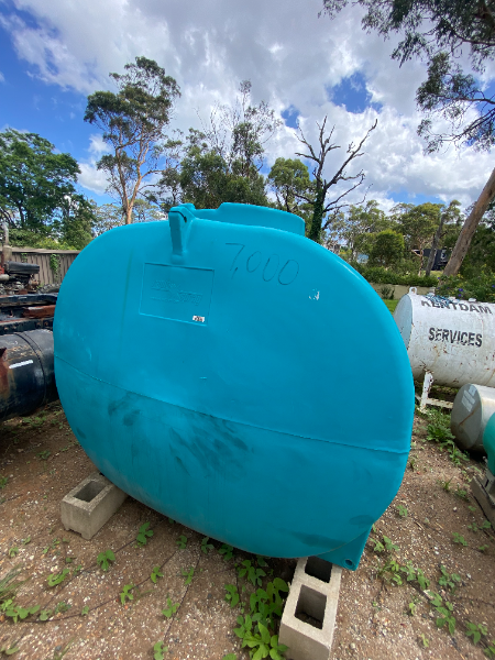 Lot 46 - 7000L Rapid Spray Poly Tank | AuctionsPlus