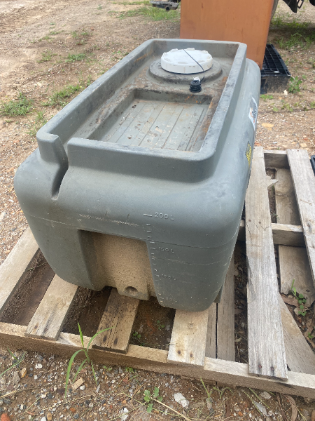 Lot 47 - 200L Sivan ute mounted poly diesel tank | AuctionsPlus