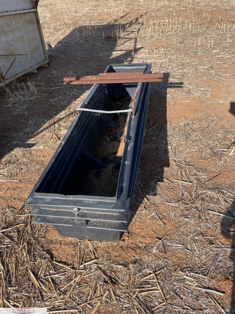 Poly trough | AuctionsPlus