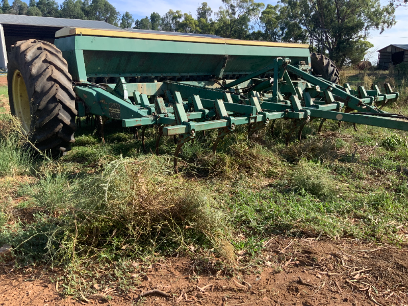 Lot 28 - Chamberlain Combine | AuctionsPlus