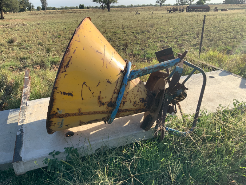 Lot 55 - Super spreader | AuctionsPlus