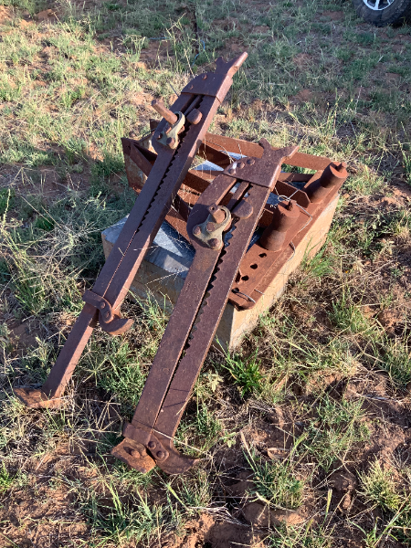 Lot 63 - Jacks | AuctionsPlus