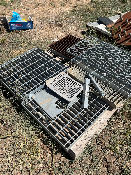 Lot 65 - Pit Grates | AuctionsPlus