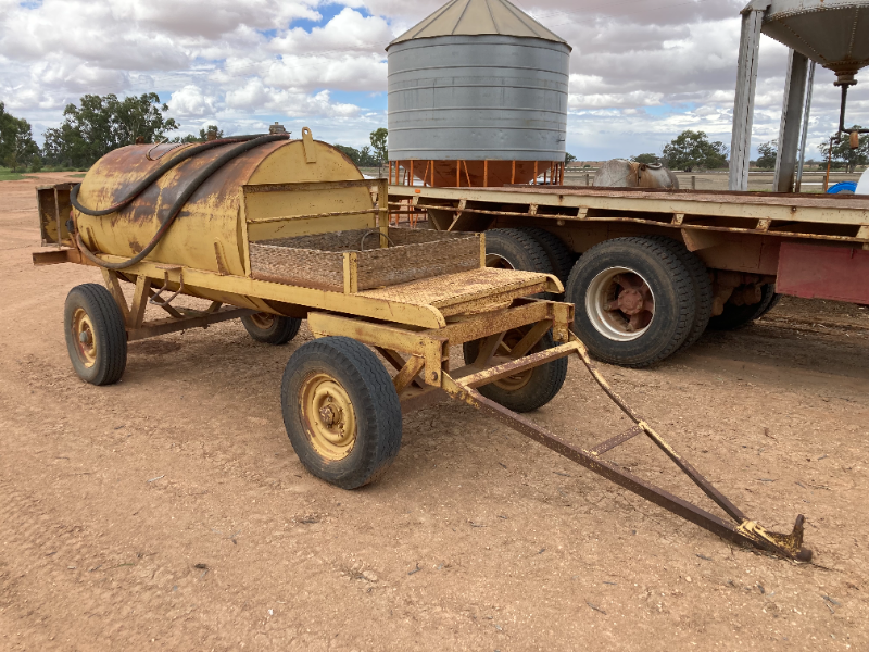 Lot 28 - Fuel Trailer 2200L | AuctionsPlus