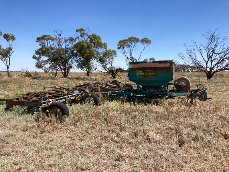 Lot 35 - Ryan Airdrill seeder | AuctionsPlus
