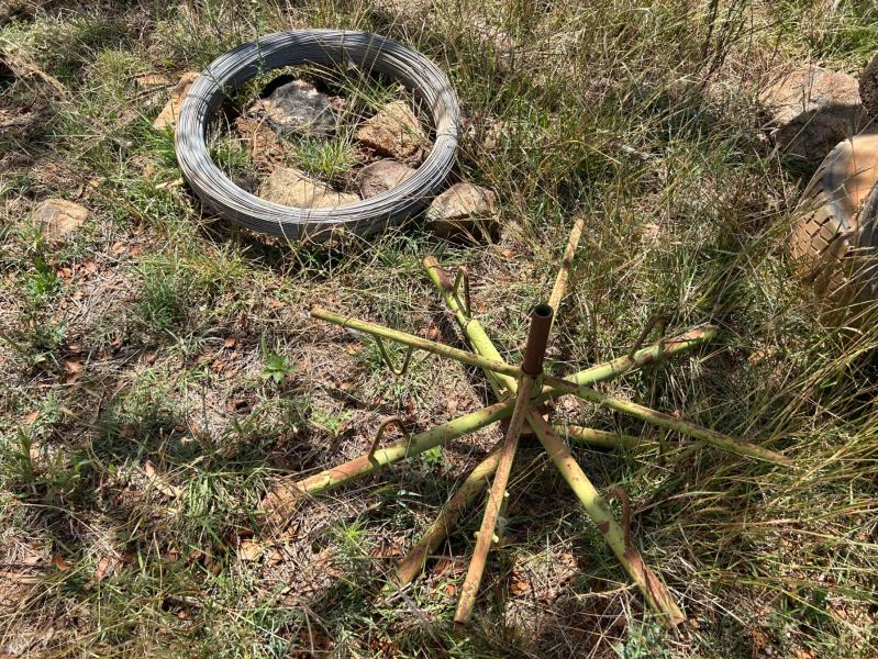 Lot 77 - Wire Spinner & Plain Wire Roll | AuctionsPlus