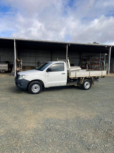 Lot 3 - Toyota Hilux Workmate Ute | AuctionsPlus