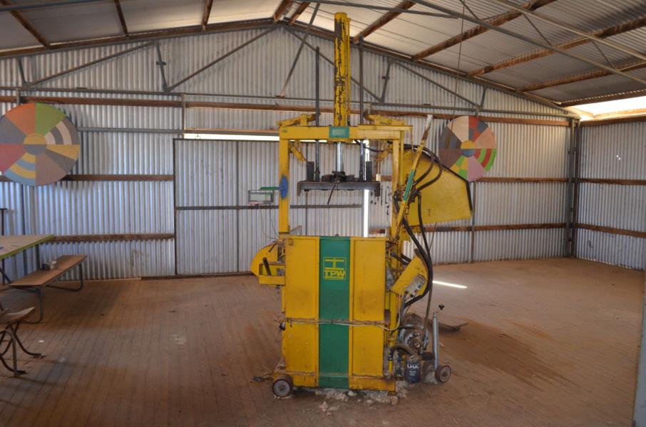 TPW Hydraulic Wool Press | AuctionsPlus