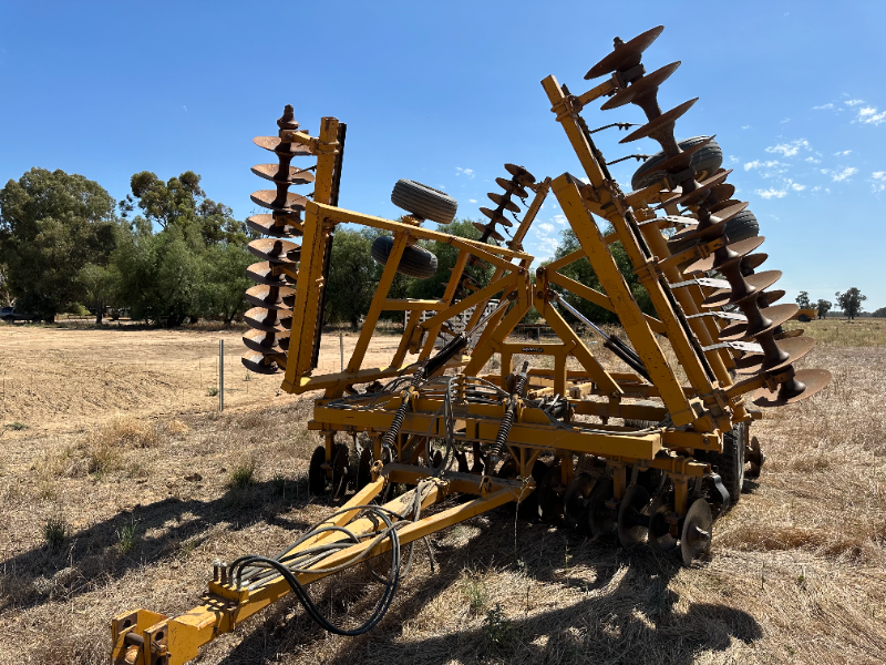 Lot 14 - Taylor Way 78 Disc Offset Plough | AuctionsPlus