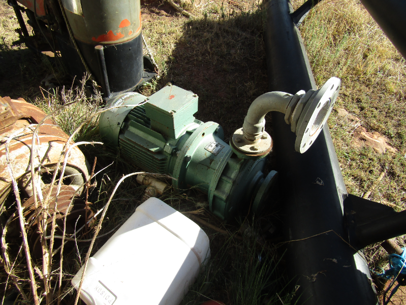 Lot 6 - Southern Cross Water Pump | AuctionsPlus