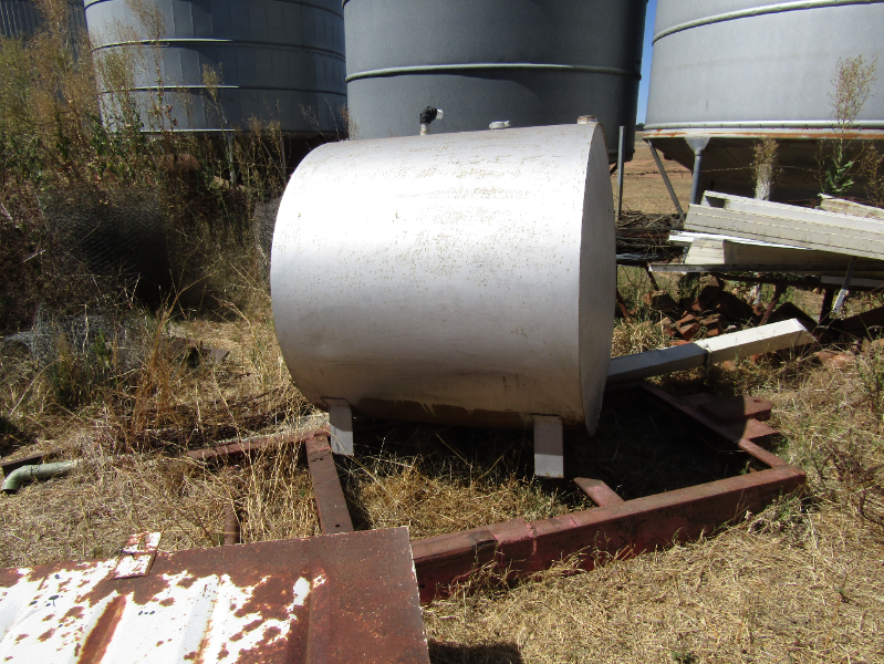 Lot 31 - 1,200 L Deisel Tank | AuctionsPlus
